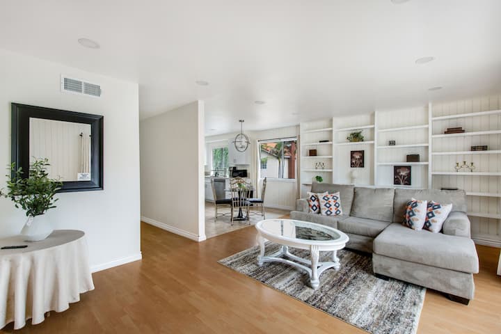 1bed/1bth | Close To Shopping, Eating, Theme Parks - Santa Ana, CA