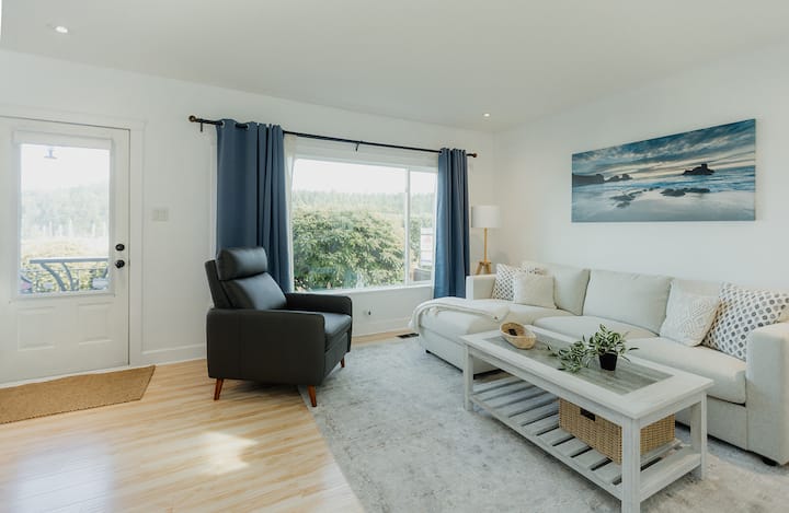 Fifa World Cup | Walk To Departure Bay Ferry | 2br - Nanaimo