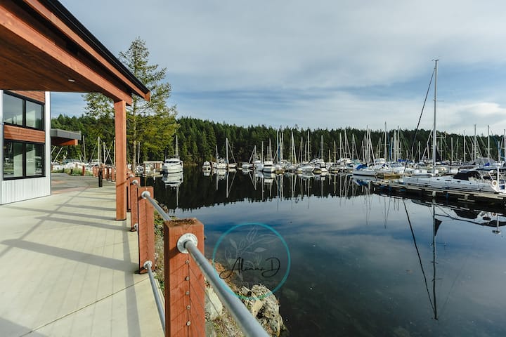Charming Retreat Steps From Departure Bay Ferry - Nanaimo