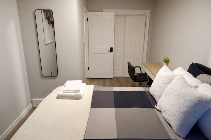 #1|selfcheckin|freeparking|wifi|newlistingdeal - Thunder Bay