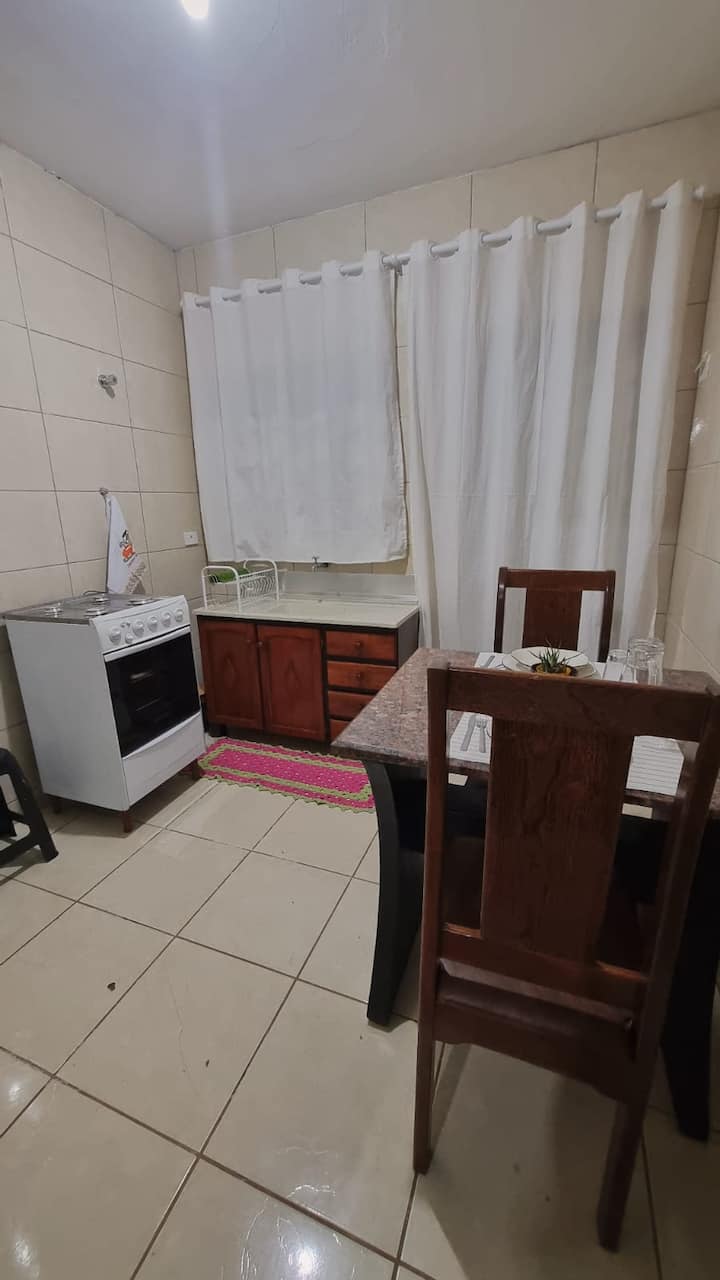 Kitnet Com Ar-condicionado/ Garagem Compartilhada - Maringá