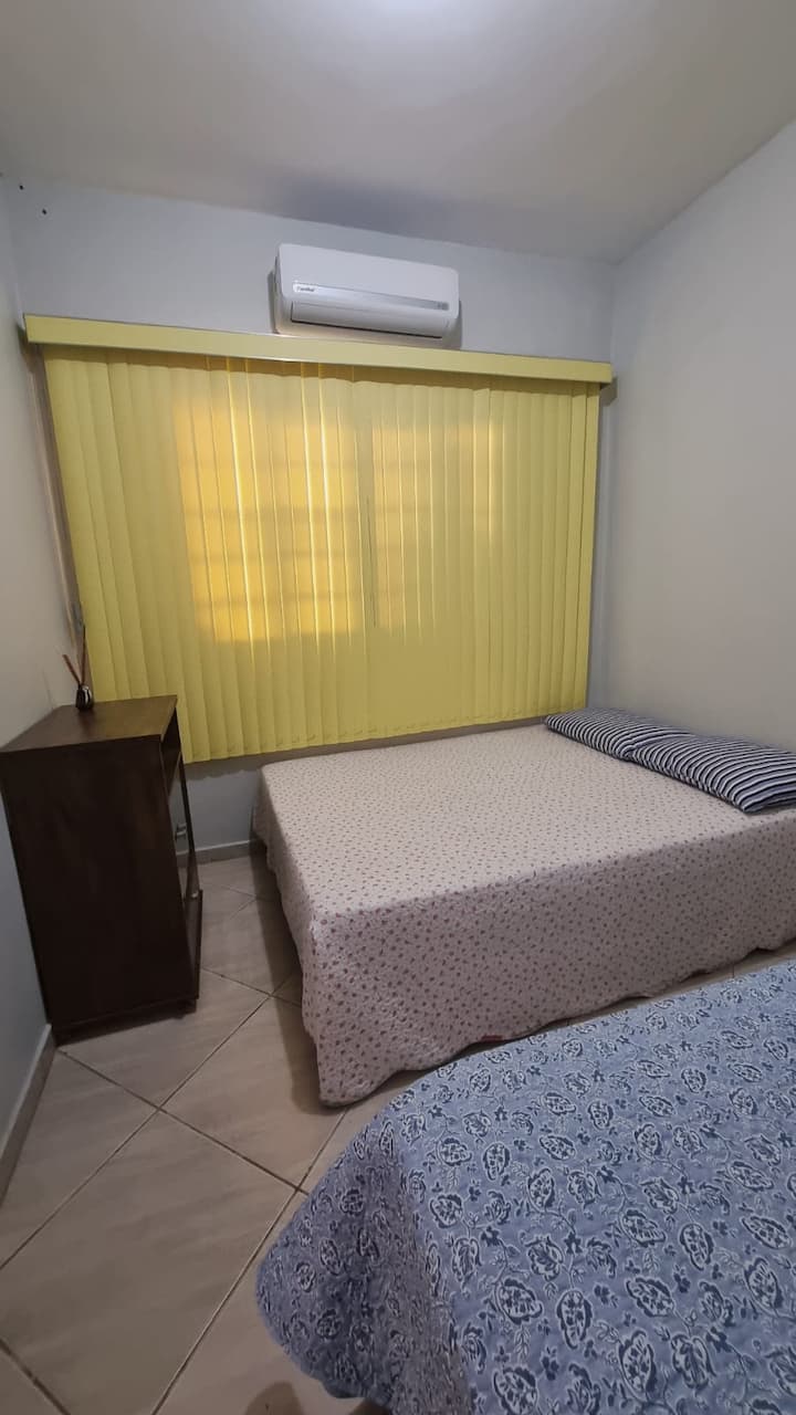 Kitnet Aconchegante Com Garagem E Ar-condicionado - Maringá