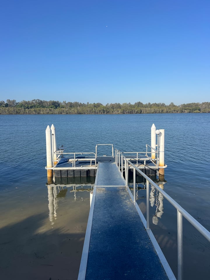 Waterfront Home In Port Macquarie - Port Macquarie