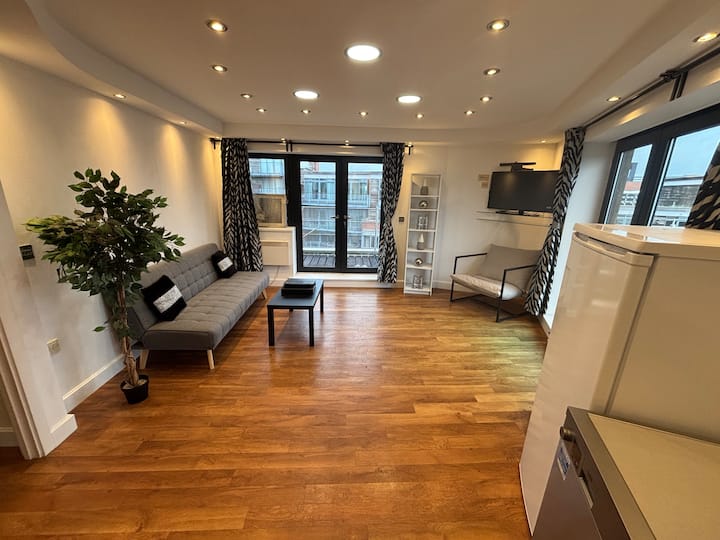 Contractor/corporate Stay With Gated Parking - Birmingham