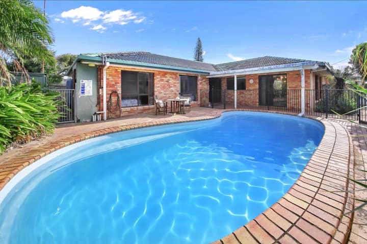 Surfside Retreat - Mooloolaba