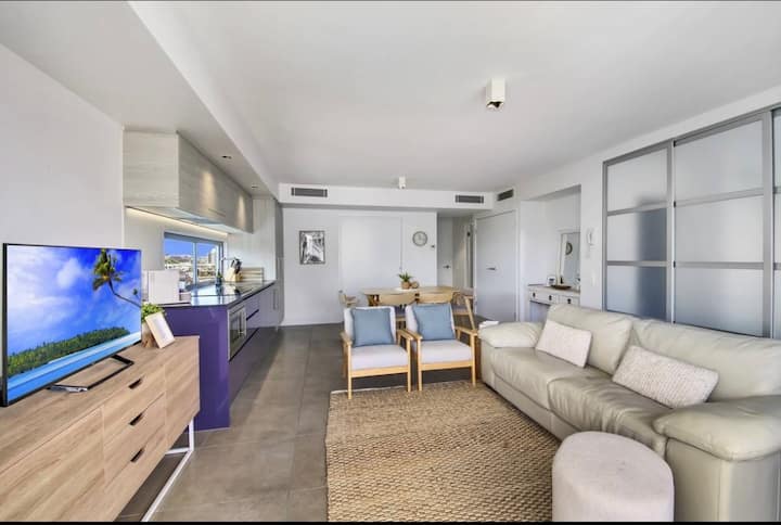 Beachside Apartment - Alexandra Headland