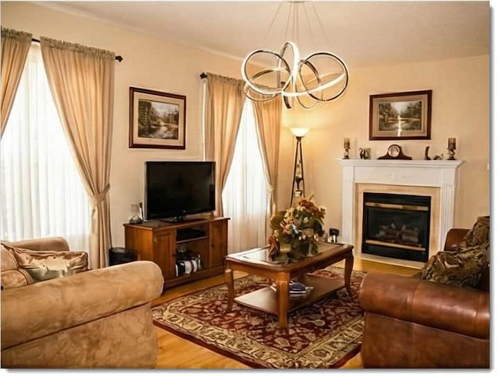 Luxury Accomodation Centrally Located Near Airport - Brampton
