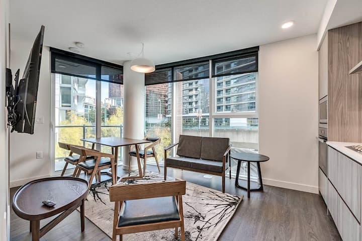 Downtown Vancouver Complete Studio Apartment - Vancouver