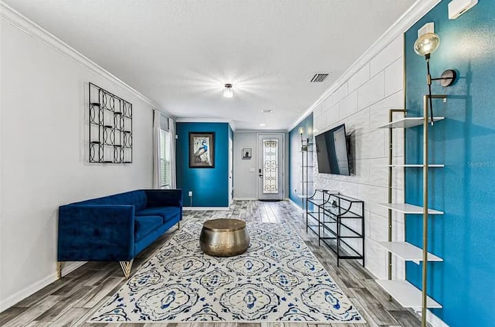 Ahava
{•}The Prestigious Peacock{•}
"The Heights" - Tampa, FL