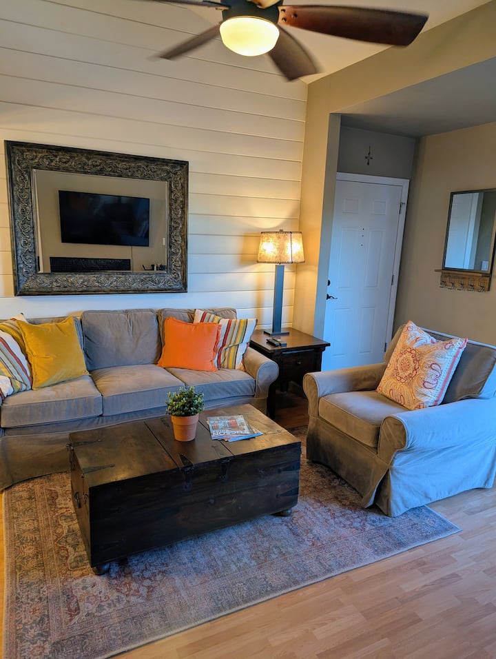 Resort Style 2br/2 Ba Condo In The Heart Of Tucson - Tucson, AZ