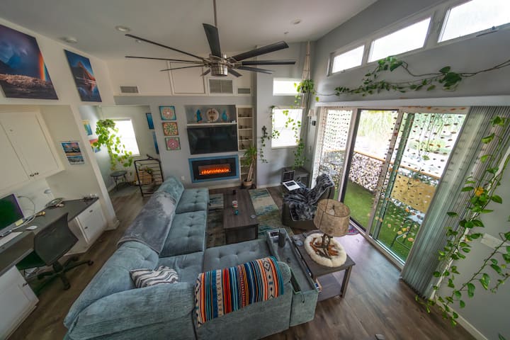 Artist Loft W/ Plants • Normal Heights - San Diego, CA