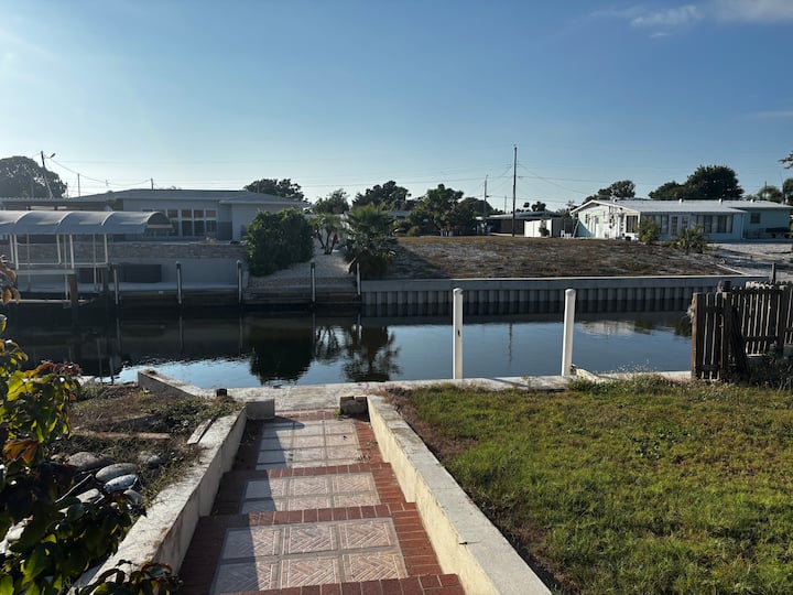 Bradenton, Fl Waterfront
 Getaway - Longboat Key, FL