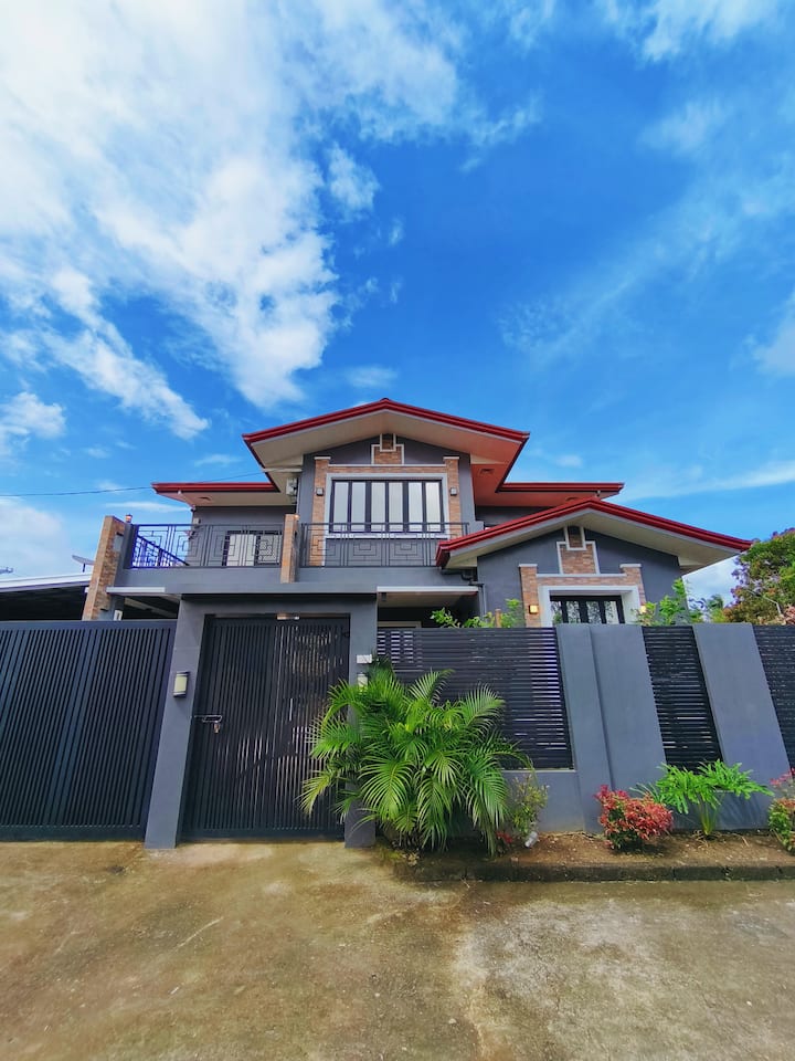 The Hitchings Private Resort - Legazpi