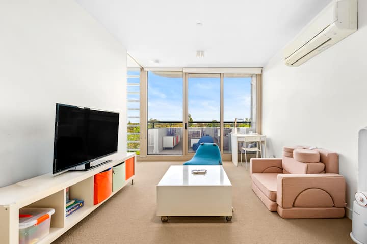 Monarc - 2br Lakeside Apt. With Parking + Gym! - セント・キルダ