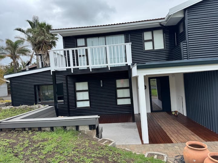 Tides Inn - Morgans Bay