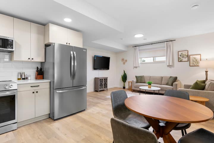 Stylish 2bd/2ba Suite – Fully Equipped & Spacious - Grande Prairie