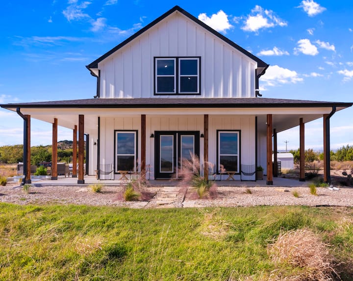 Glen Rose Quiet Retreat | Pickleball Firepit Grill - Glen Rose, TX