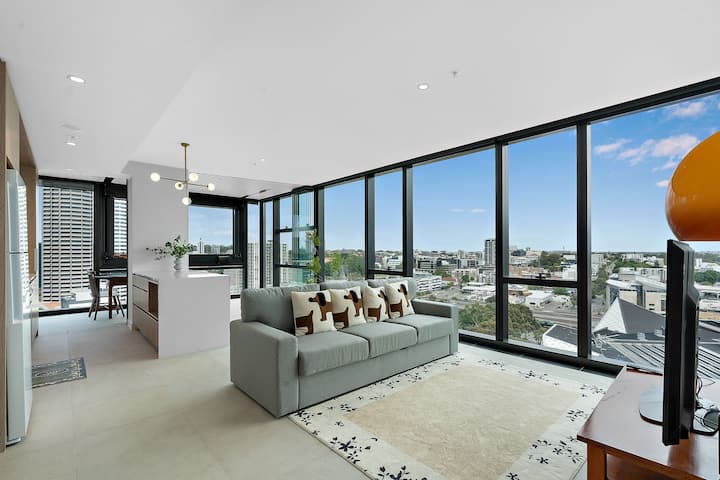 Cbd/perth City 2br High-rise Apt+parking&gympool - South Perth