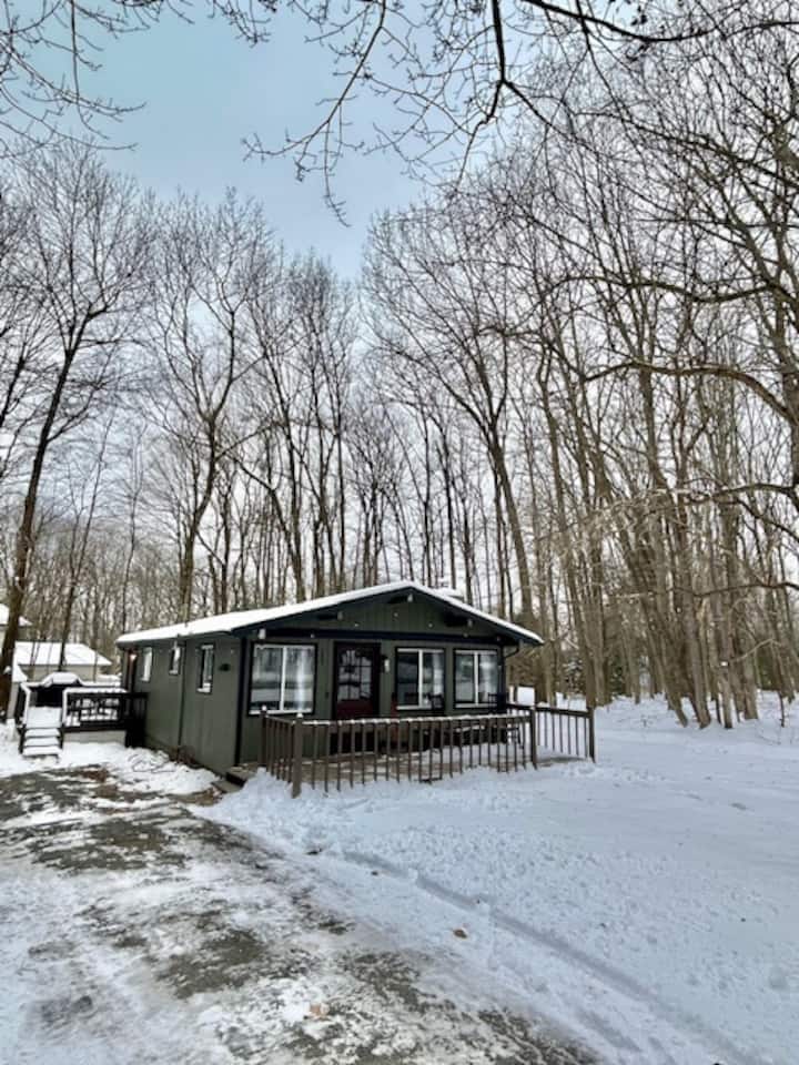 Sutton Sage Cabin - Mount Pocono, PA