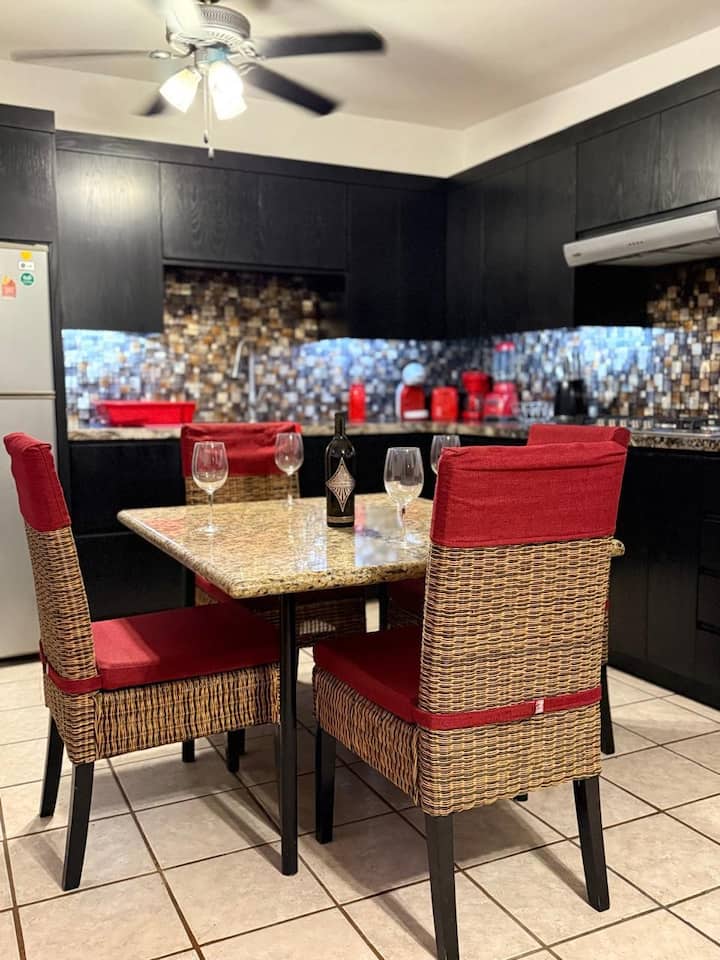 Amplia Casa, Comoda, Muy Tranquila Y Segura. - Cabo San Lucas