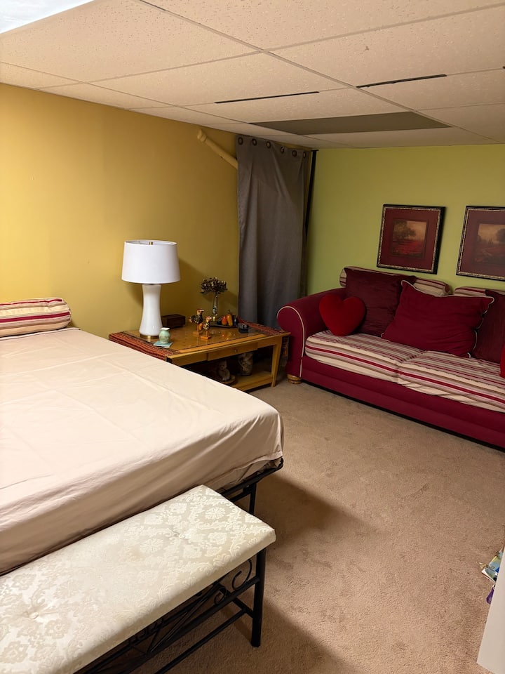 A Private Basement Suite - Madison, WI