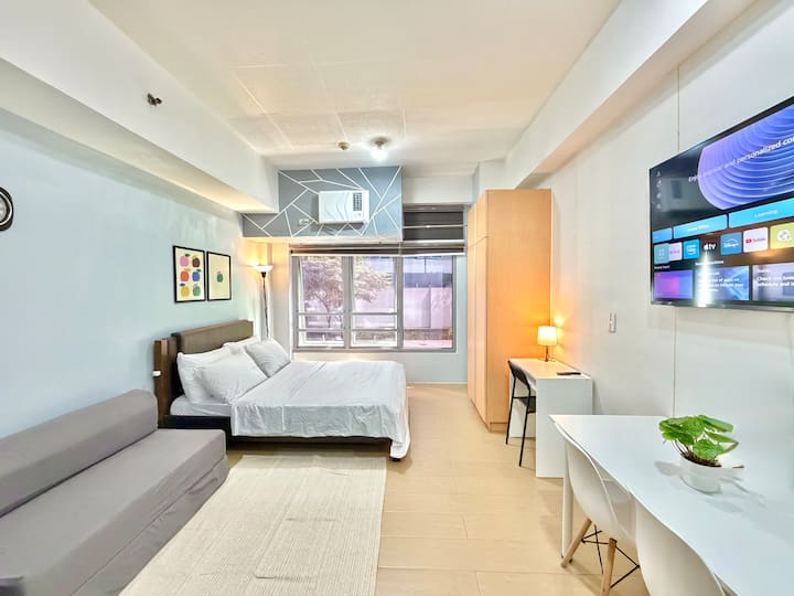 Free Pool/gym—comfy Pet-friendly Stay In Eastwood - Quezon City