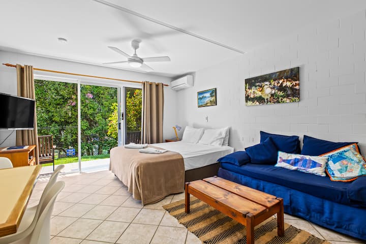 Beachside Studio With Balcony - North Stradbroke Island