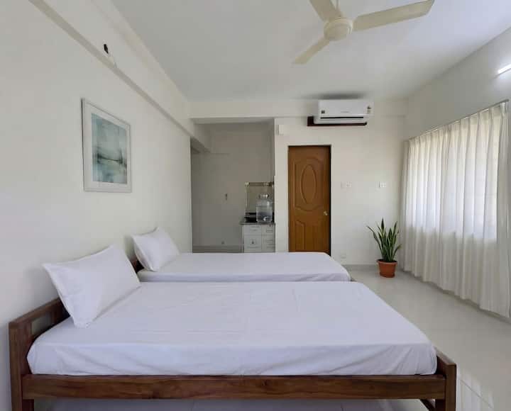 New 1 Rk – Cozy Studio With Balcony In City Centre - Mangaluru
