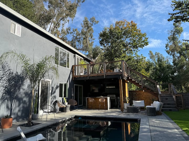 Sunny, Spacious Home, Surrounded By Green Space - Oakland, CA