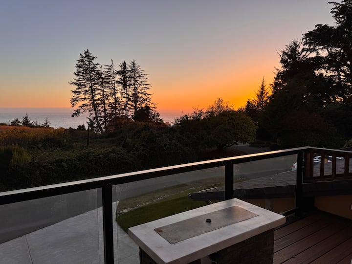 Golden Sunset Studio - Brookings, OR