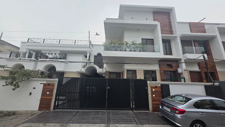 Zuhause 4 Bhk - Amritsar