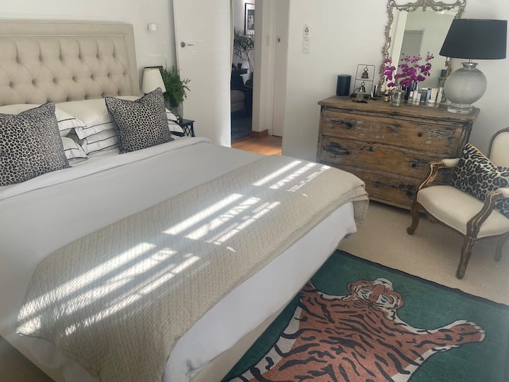 Stunning, Boutique Apartment, 3 Mins To The Beach! - Coogee