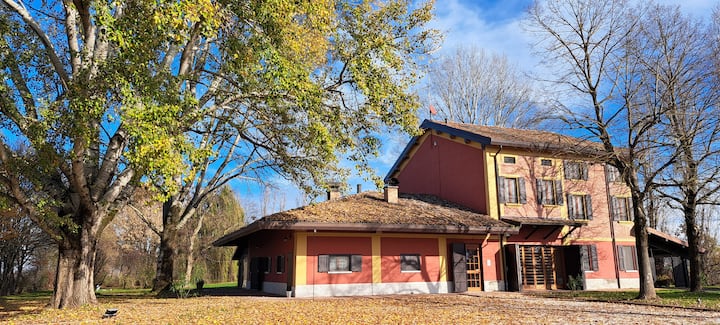 Grande Country House Nel Verde A Novi Di Modena - Itália