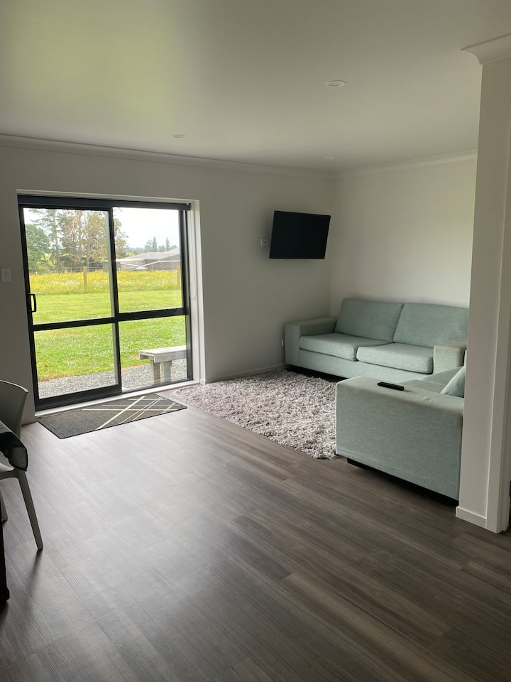 Newly Built Rural Guest House - Kihikihi