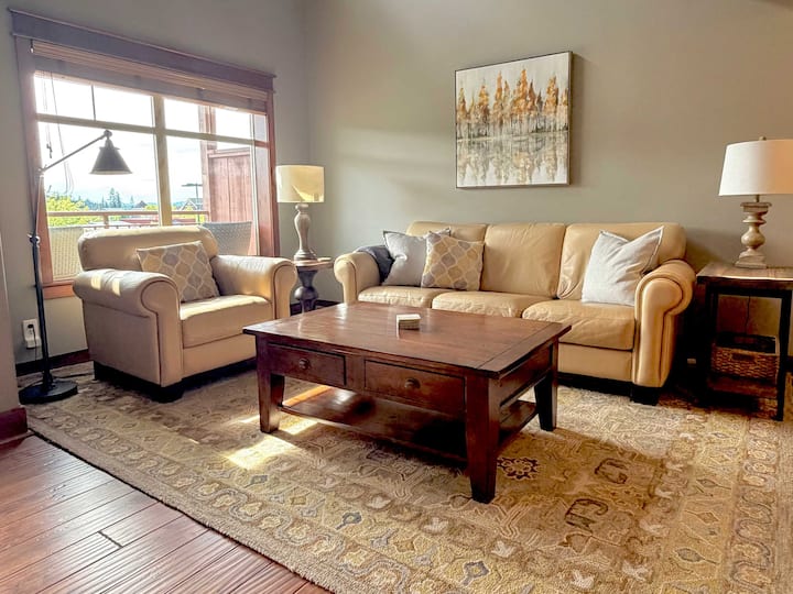 Walkable Getaway 2br Steps From Dining & Trails - Coeur d'Alene, ID