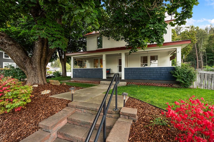Classic Cda Charm With Porch | Walk To Downtown - Coeur d'Alene, ID