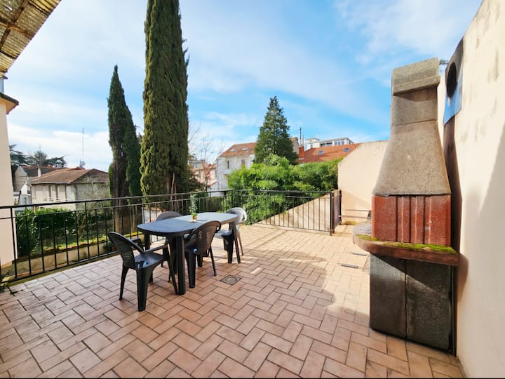 La Plasse,  Appartement Spacieux Avec Terrasse - Roanne