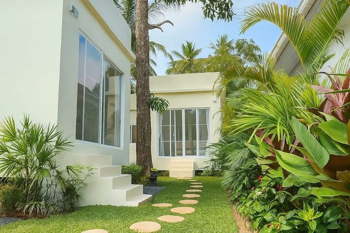 Bright & Quiet 1br Home • Central • Fast Wi-fi - Ko Pha Ngan