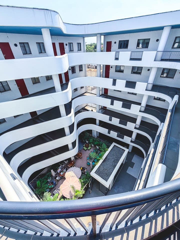 Stylish 2bd At Ridge • Pool, Gym & Restaurant - Accra