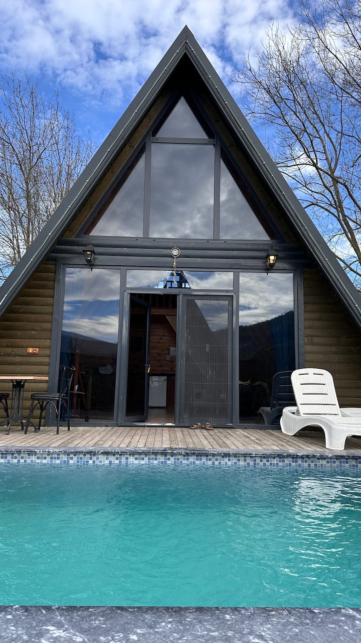 Sapanca’da ıSıtmalı Havuzlu üçGen Ev (Bungalov) - Kocaeli