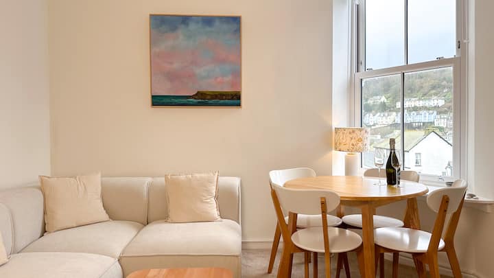 Clock Tower View – Central Looe Apartment - Looe