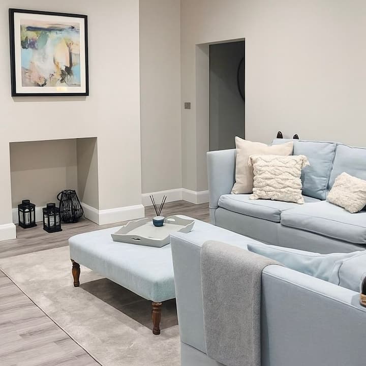 Beautifully Refurbished Townhouse Flat + Parking - Chester