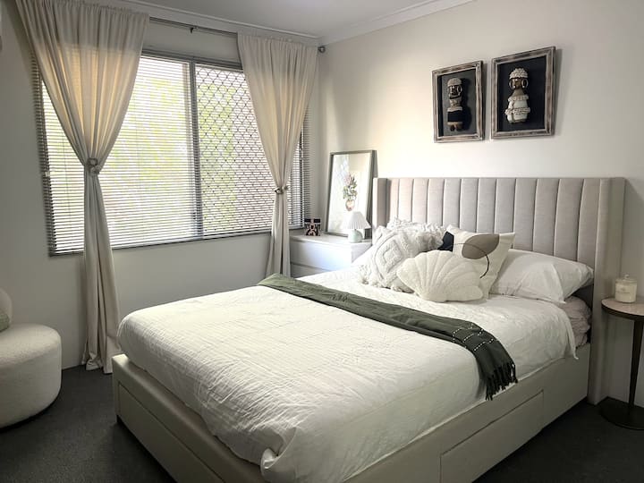Highgate Hideaway (2-bedroom Townhouse & Garden) - Perth