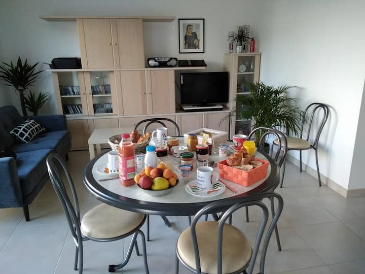 Chambre D'hôtes Au Rez-de-chaussée - Bezannes