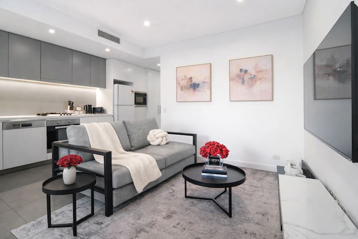 Marble Bloom | Central Sydney Stay + Free Parking - Lane Cove