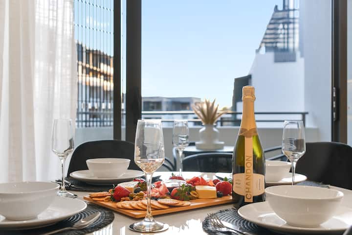 Marble Bloom | Central Sydney Stay + Free Parking - Camperdown