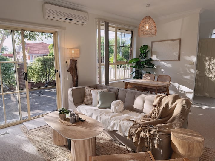 Bentleigh Central · Private 1br Ensuite Home - Mordialloc