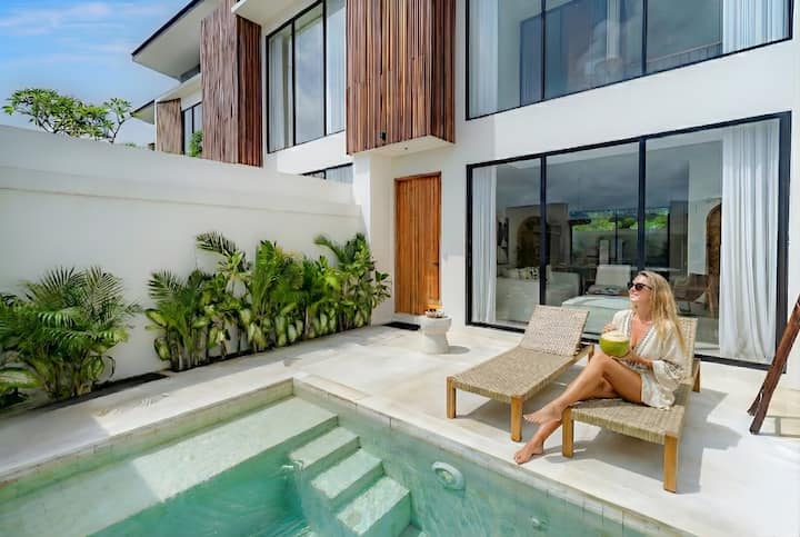 Luxurious 2br Designer Villa On Batu Bolong Canggu - Australia