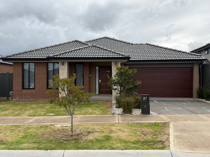 Stunning Holiday Home In Kalkallo. - Donnybrook