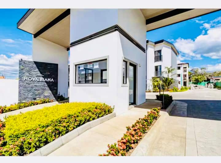 New Modern Airport Condo · 5 Min To Sjo - Alajuela